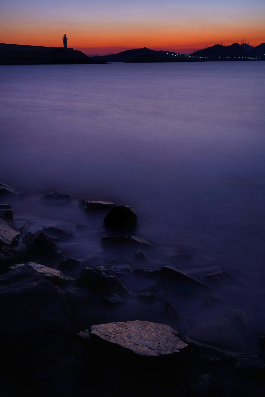 萧茗:渔港之夜 氤氲如梦 - VV